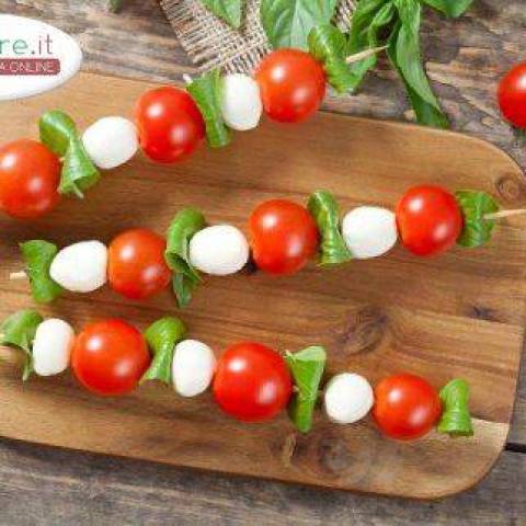 Spiedini Pomodorini e Mozzarella | cucinare.it