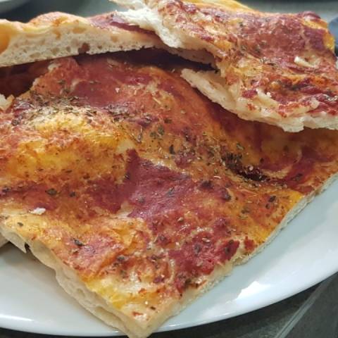 PIZZA CON AGLIO E ORIGANO | cucinare.it