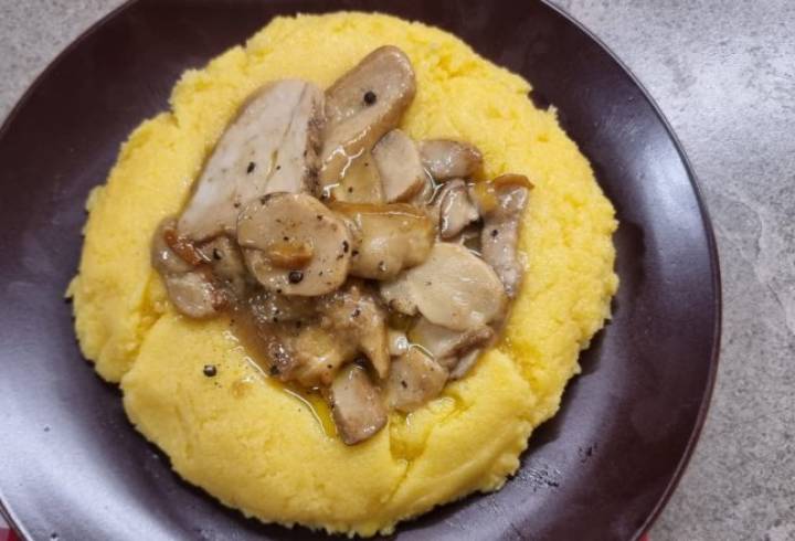 RICETTA POLENTA CON SPEZZATINO | cucinare.it