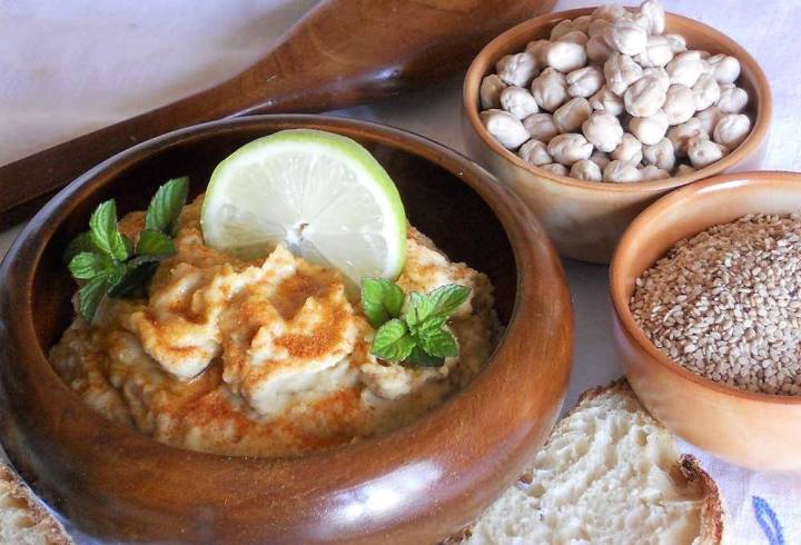Bocconcini di pollo fritto con hummus | cucinare.it