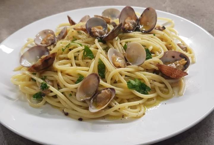 SPAGHETTI ALLE VONGOLE SURGELATE | cucinare.it
