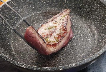 RICETTA TAGLIATA DI MANZO IN PADELLA | cucinare.it