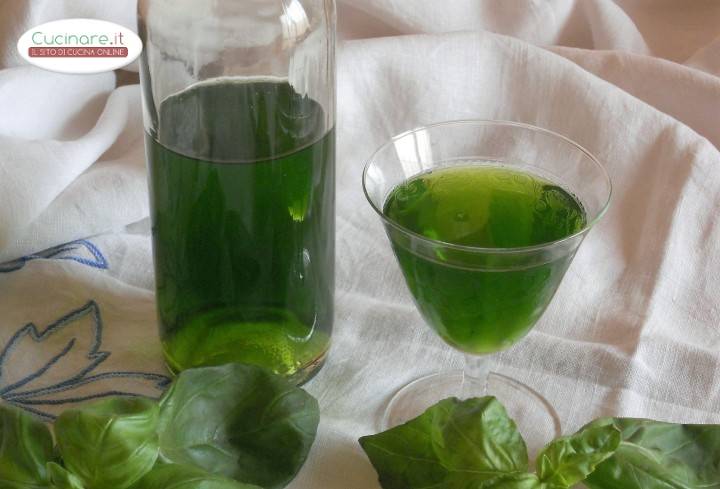 Liquore al basilico | cucinare.it